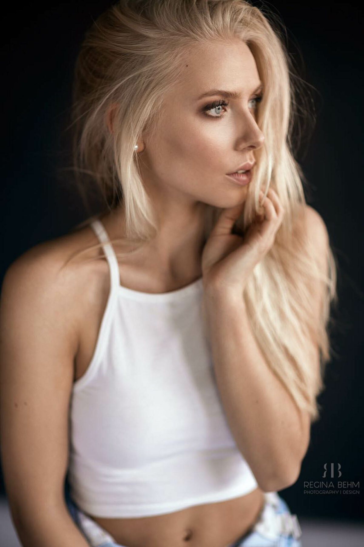 Feana - Smiling Models