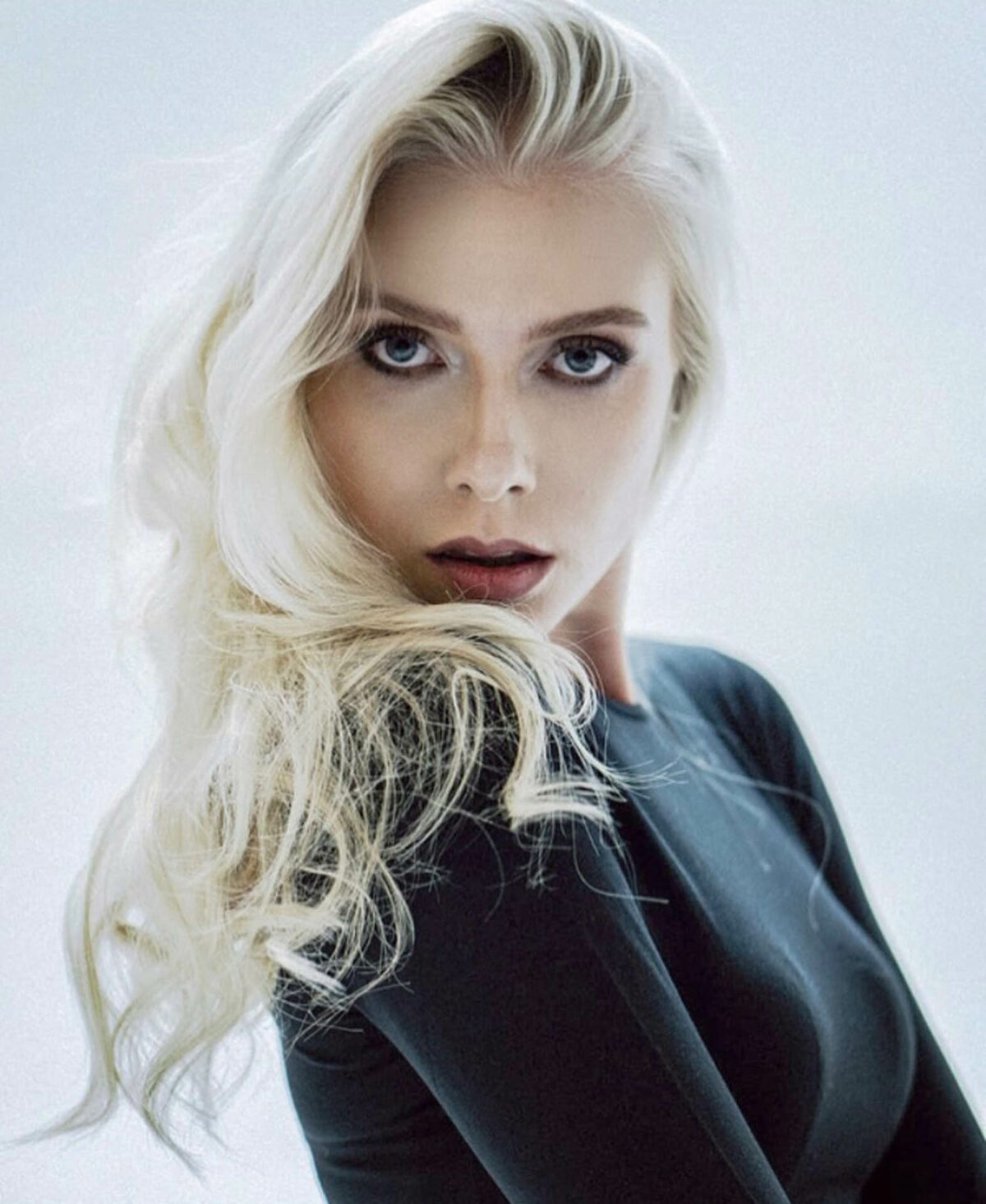 Feana - Smiling Models