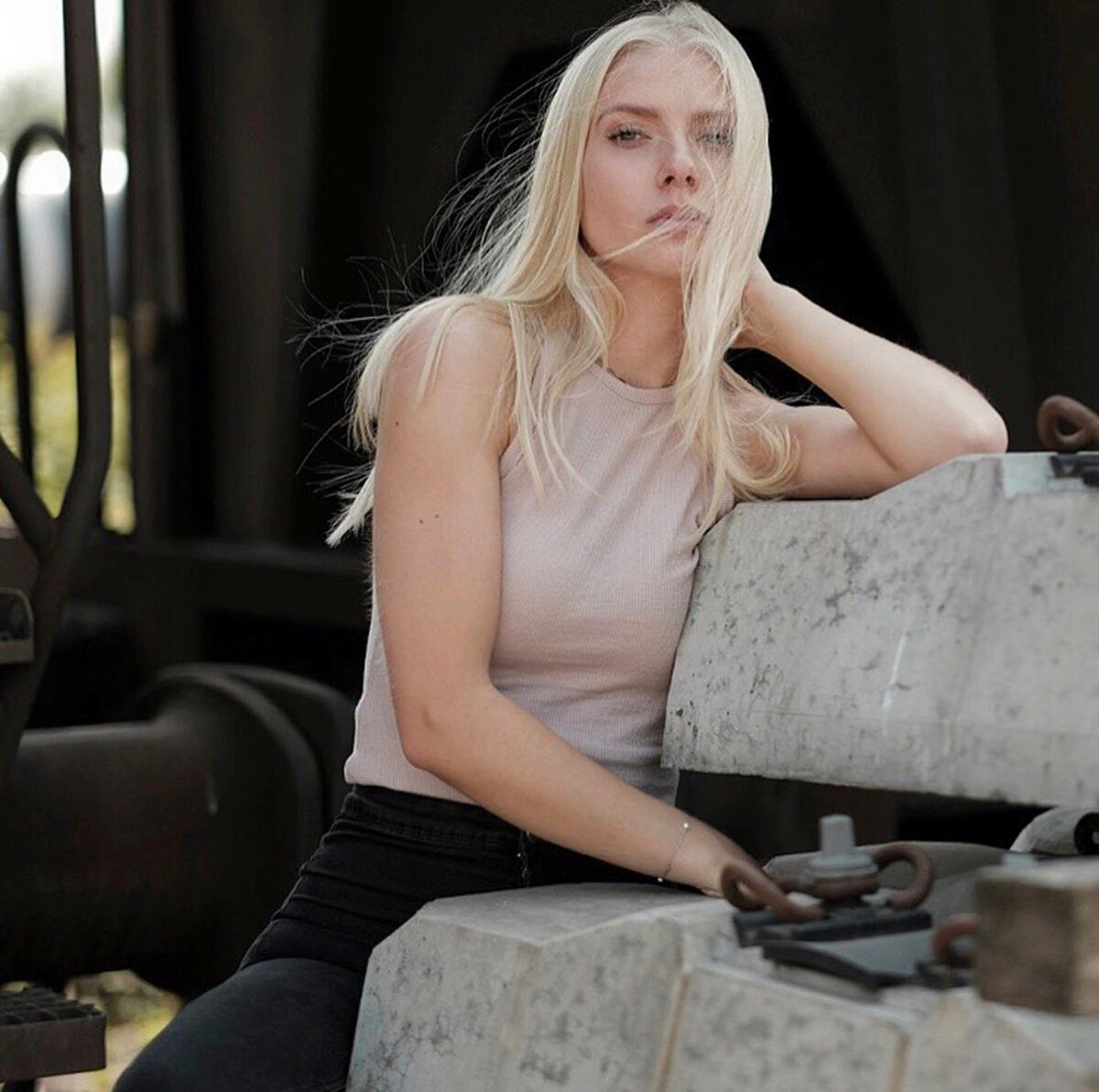 Feana - Smiling Models